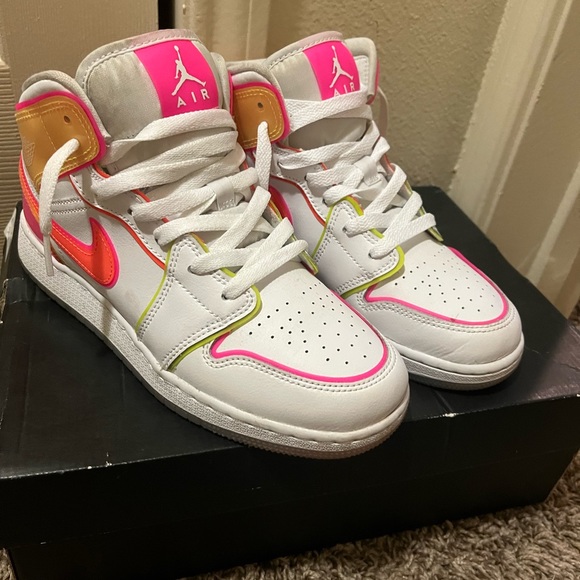 Jordan | Shoes | Jordan Mid Edge Glow | Poshmark